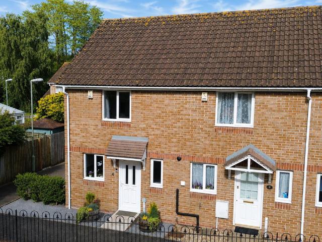 2 bedroom end of terrace house for sale