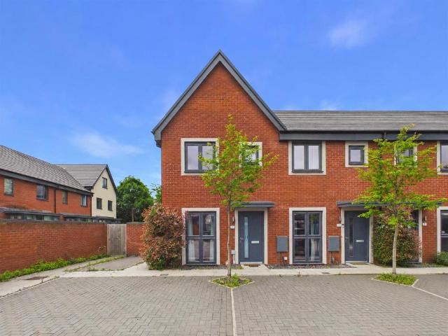 2 bedroom end of terrace house for sale