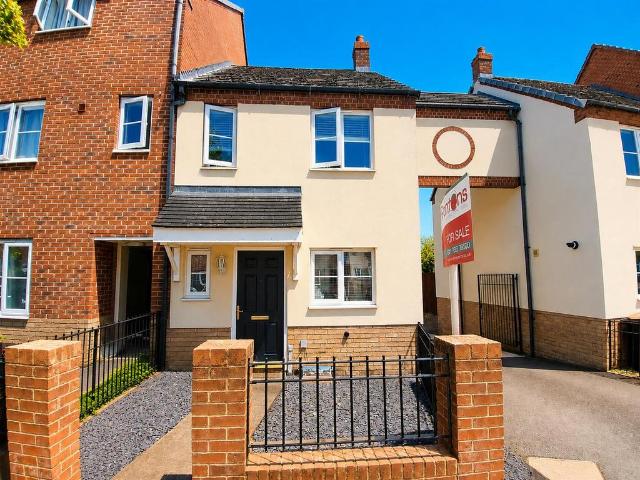 2 bedroom end of terrace house for sale