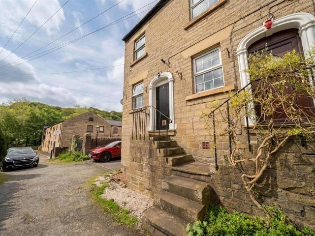 2 bedroom end of terrace house for sale