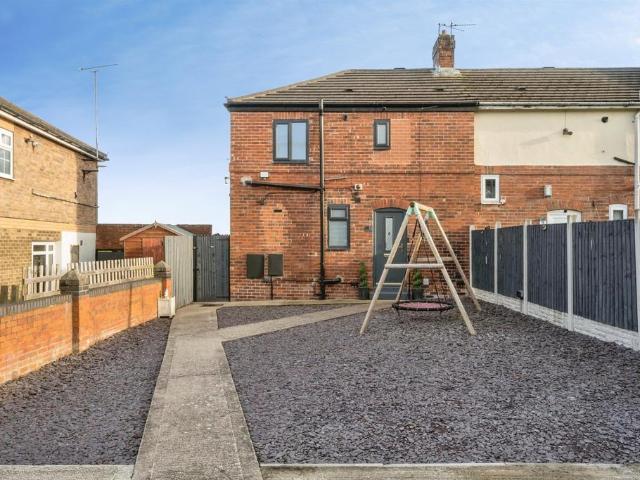 2 bedroom end of terrace house for sale