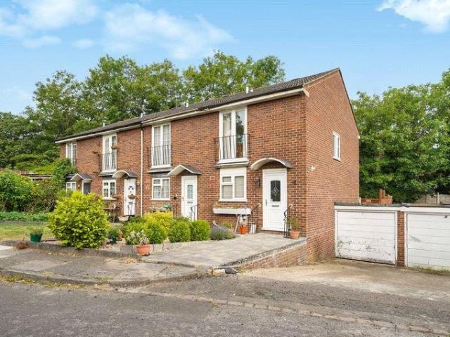 2 bedroom end of terrace house for sale