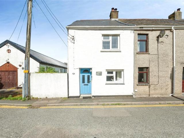 2 bedroom end of terrace house for sale