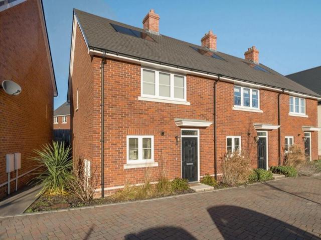 2 bedroom end of terrace house for sale