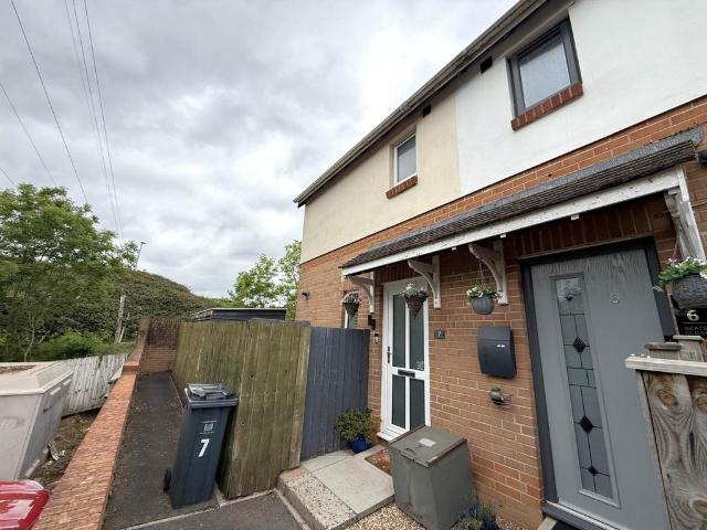 2 bedroom end of terrace house for sale