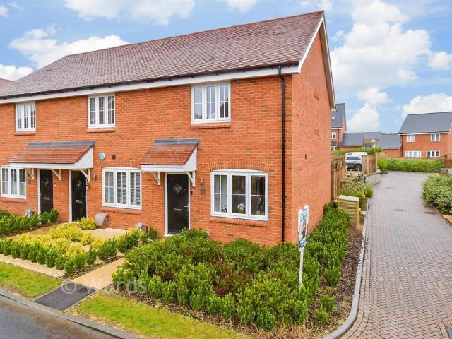 2 bedroom end of terrace house for sale