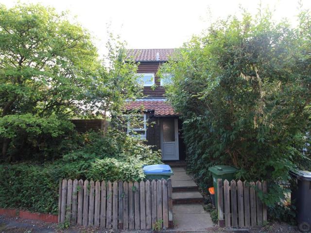 2 bedroom end of terrace house for sale