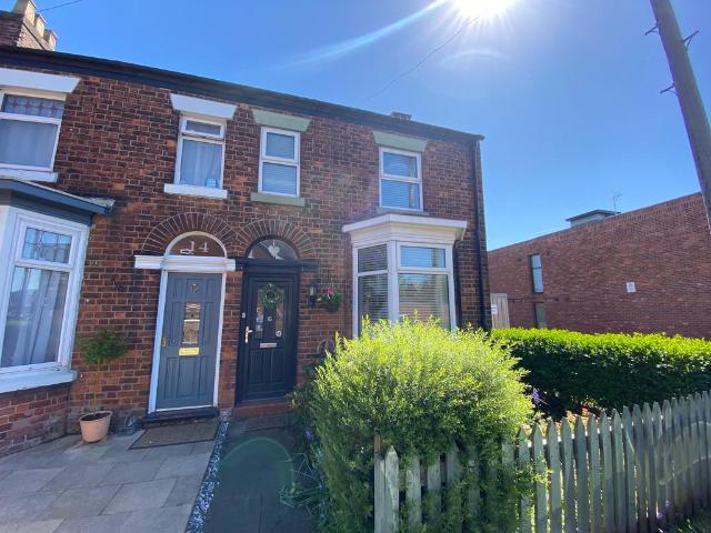 2 bedroom end of terrace house for sale