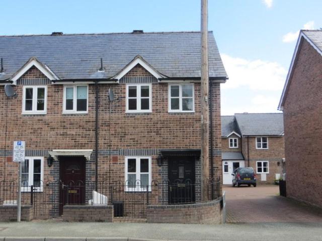 2 bedroom end of terrace house for sale