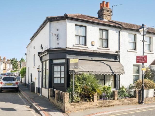 2 bedroom end of terrace house for sale