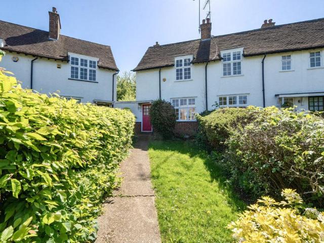 2 bedroom end of terrace house for sale