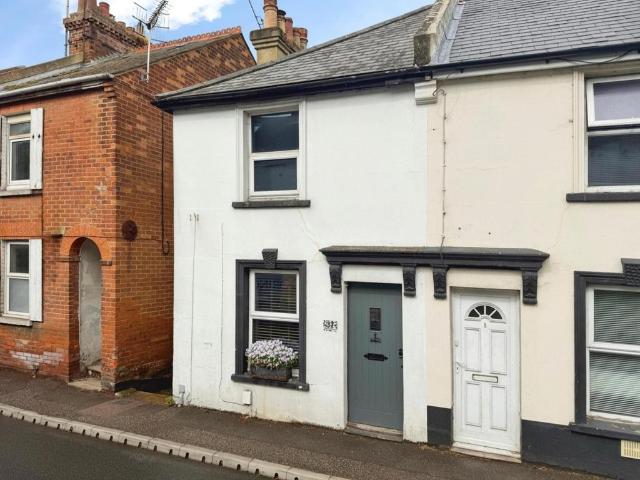 2 bedroom end of terrace house for sale