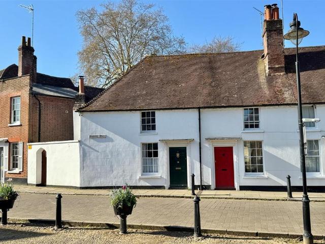 2 bedroom end of terrace house for sale