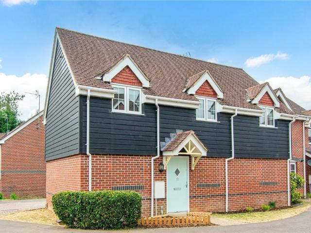 2 bedroom end of terrace house for sale