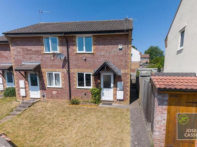 2 bedroom end of terrace house for sale