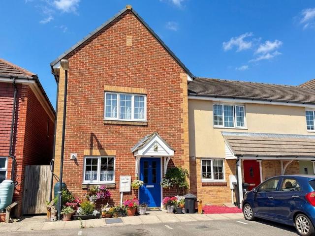 2 bedroom end of terrace house for sale