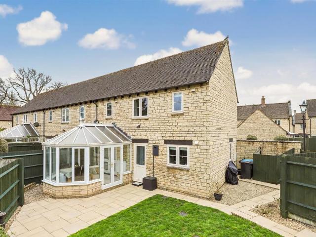 2 bedroom end of terrace house for sale