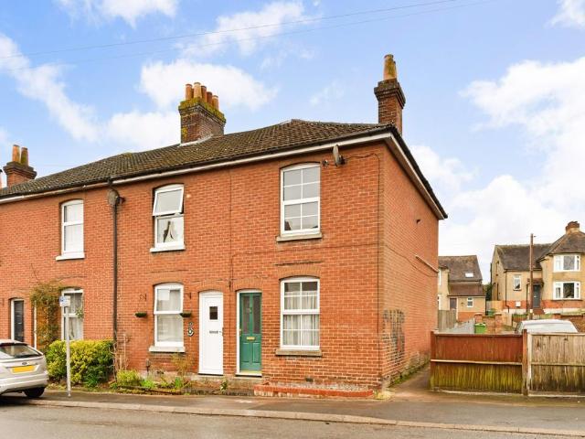 2 bedroom end of terrace house for sale
