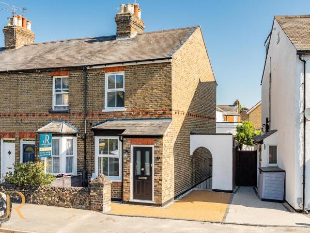 2 bedroom end of terrace house for sale
