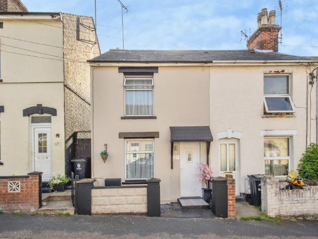 2 bedroom end of terrace house for sale