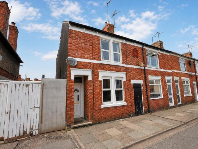 2 bedroom end of terrace house for sale