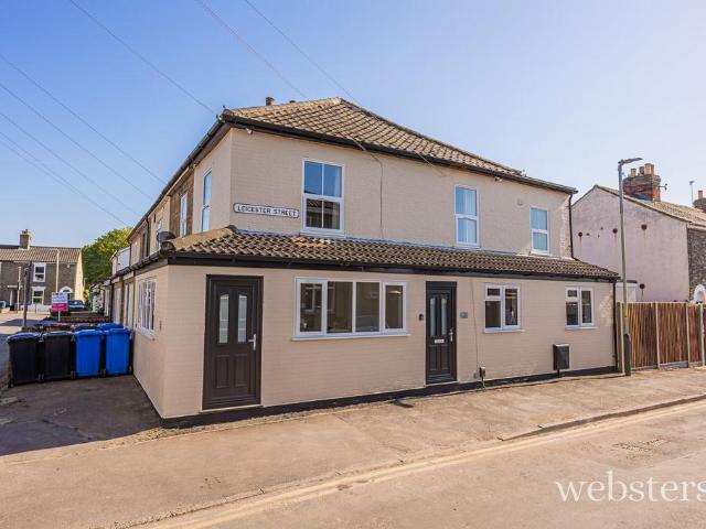 2 bedroom end of terrace house for sale