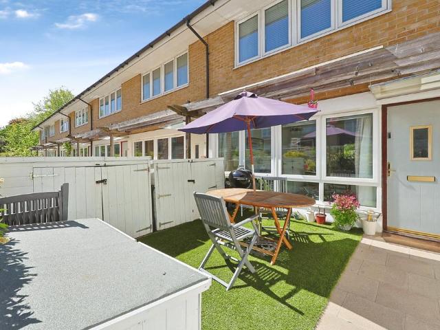 2 bedroom end of terrace house for sale