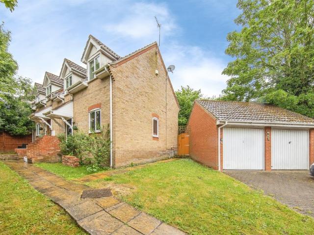 2 bedroom end of terrace house for sale