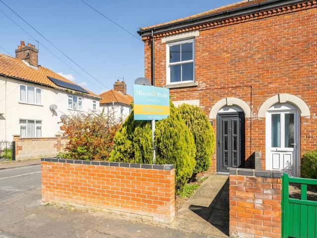2 bedroom end of terrace house for sale