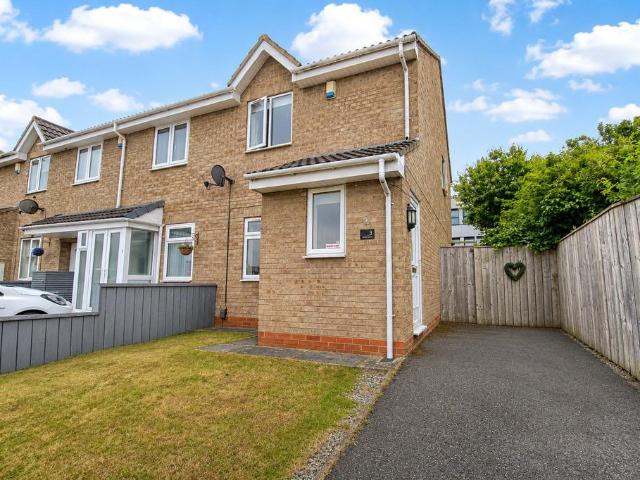 2 bedroom end of terrace house for sale