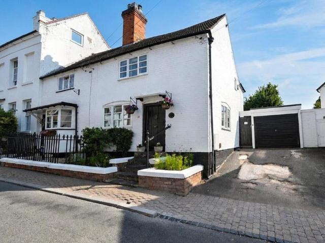 2 bedroom end of terrace house for sale