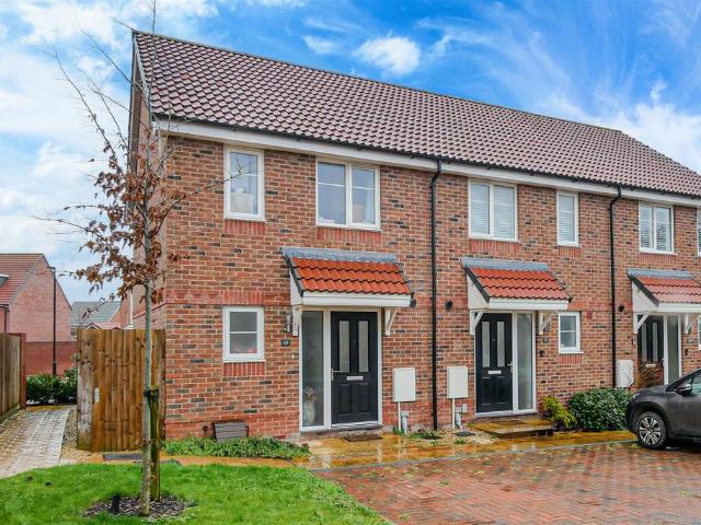 2 bedroom end of terrace house for sale