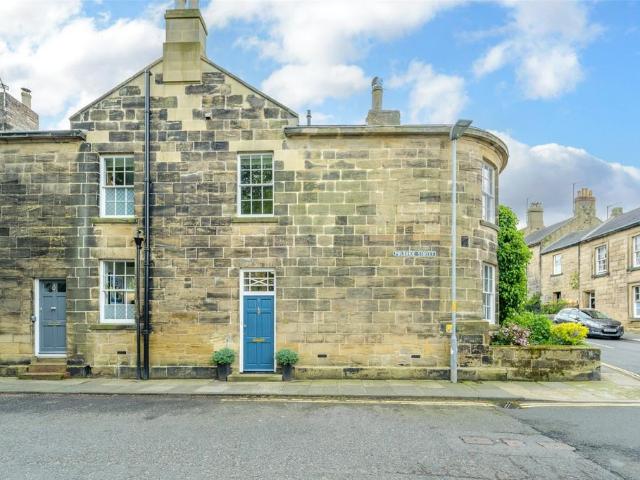 2 bedroom end of terrace house for sale