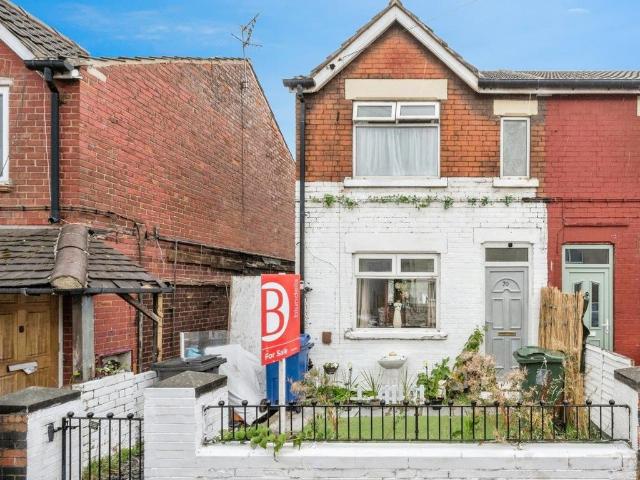 2 bedroom end of terrace house for sale
