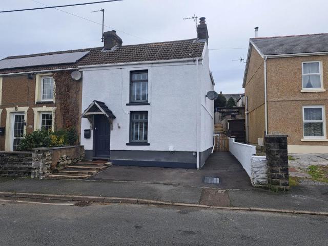 2 bedroom end of terrace house for sale