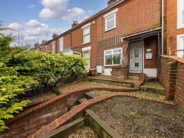 2 bedroom end of terrace house for sale