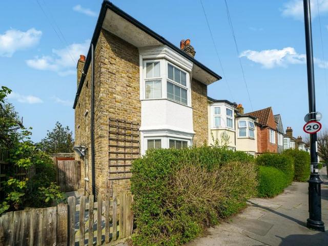 2 bedroom end of terrace house for sale