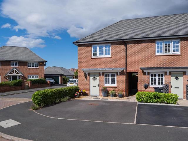2 bedroom end of terrace house for sale