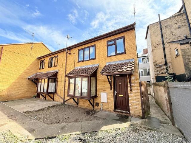 2 bedroom end of terrace house for sale