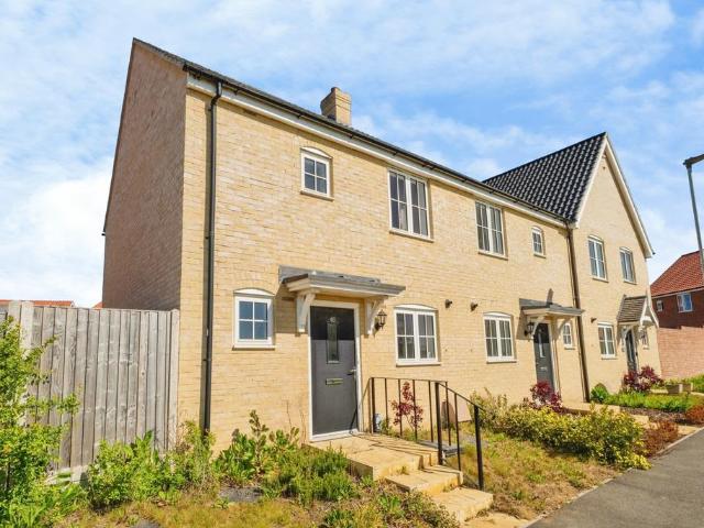 2 bedroom end of terrace house for sale