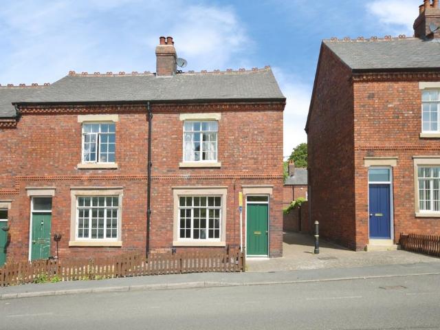 2 bedroom end of terrace house for sale