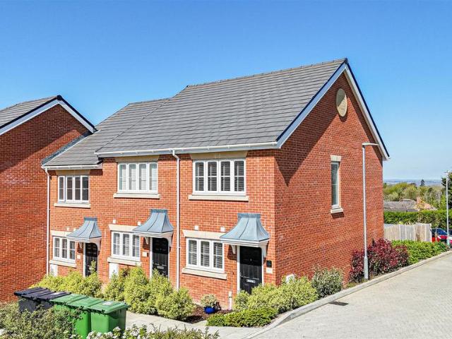 2 bedroom end of terrace house for sale