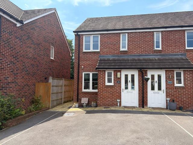 2 bedroom end of terrace house for sale