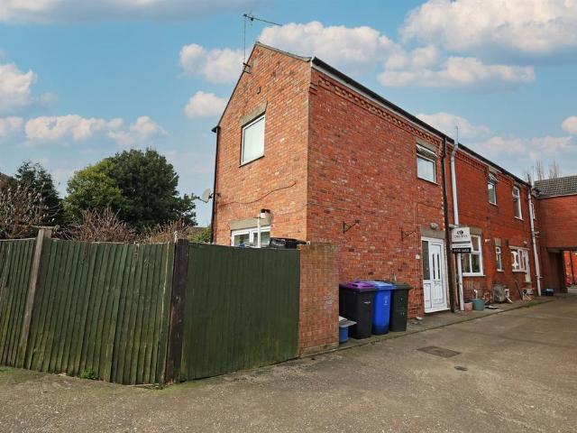 2 bedroom end of terrace house for sale