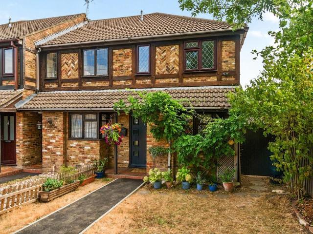 2 bedroom end of terrace house for sale