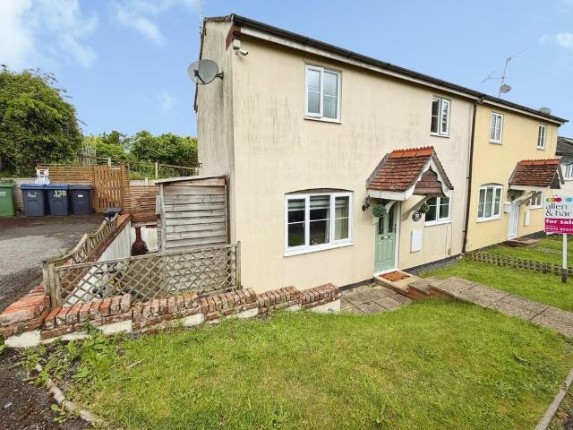2 bedroom end of terrace house for sale