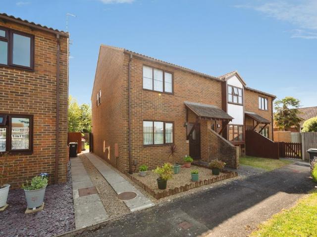 2 bedroom end of terrace house for sale
