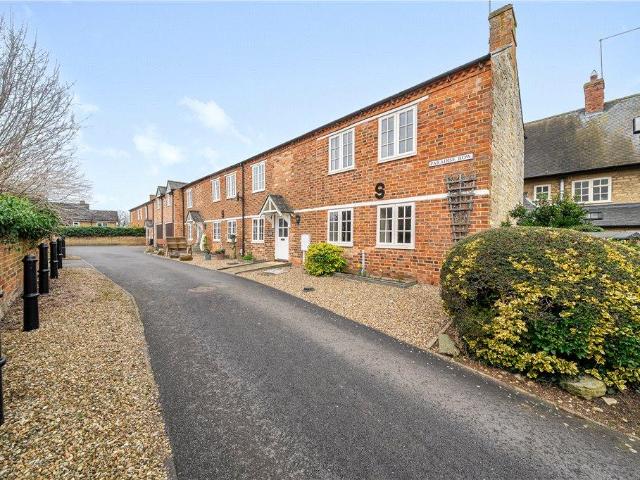 2 bedroom end of terrace house for sale