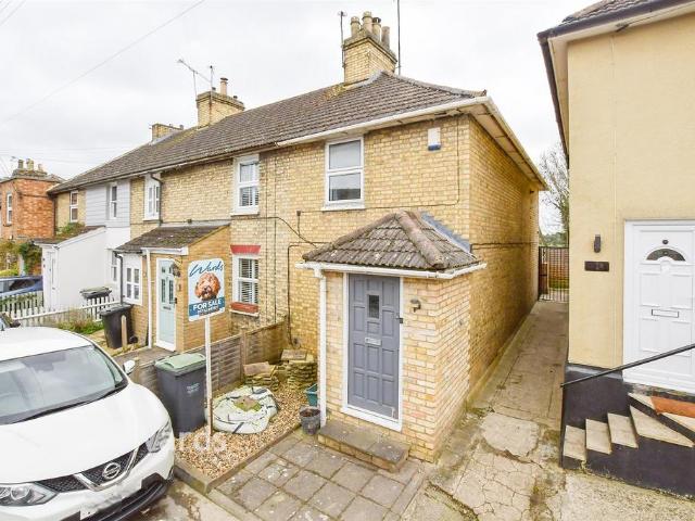 2 bedroom end of terrace house for sale
