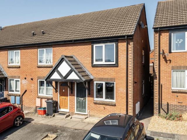 2 bedroom end of terrace house for sale